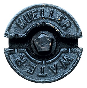 Mueller Company 1 in. Upper Section Curb Box Lid with Plug - 89376 ...